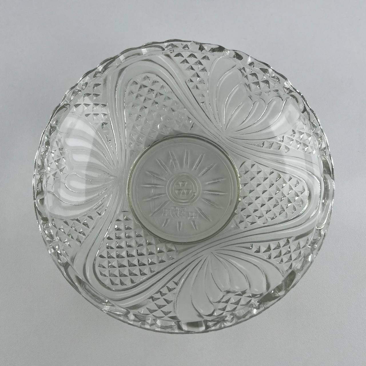 Винтажная конфетница "Морозный ручей". Стекло Уршельский з-д. СССР, 1970-е.