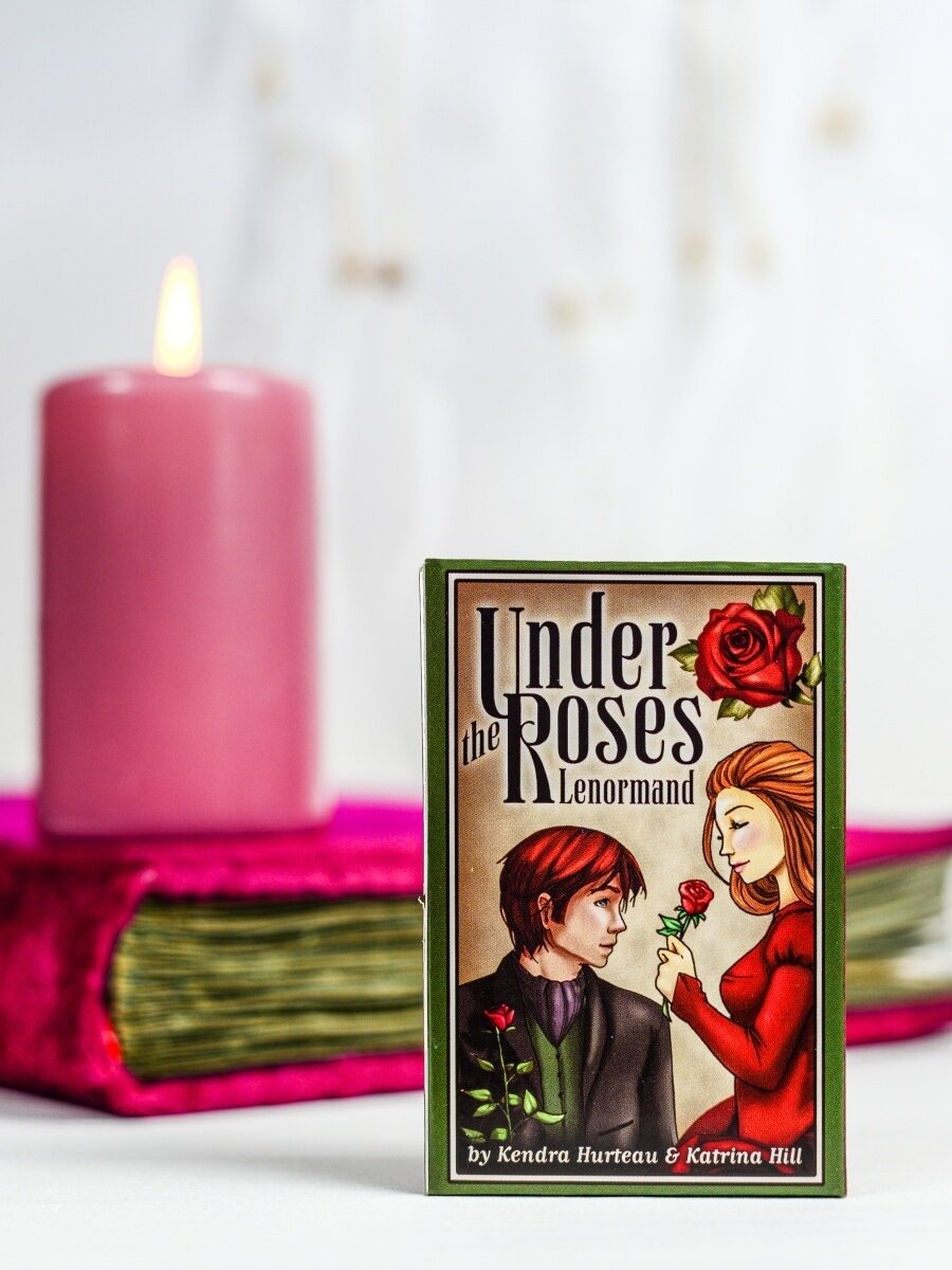 Гадальные Карты оракул ленорман под розами