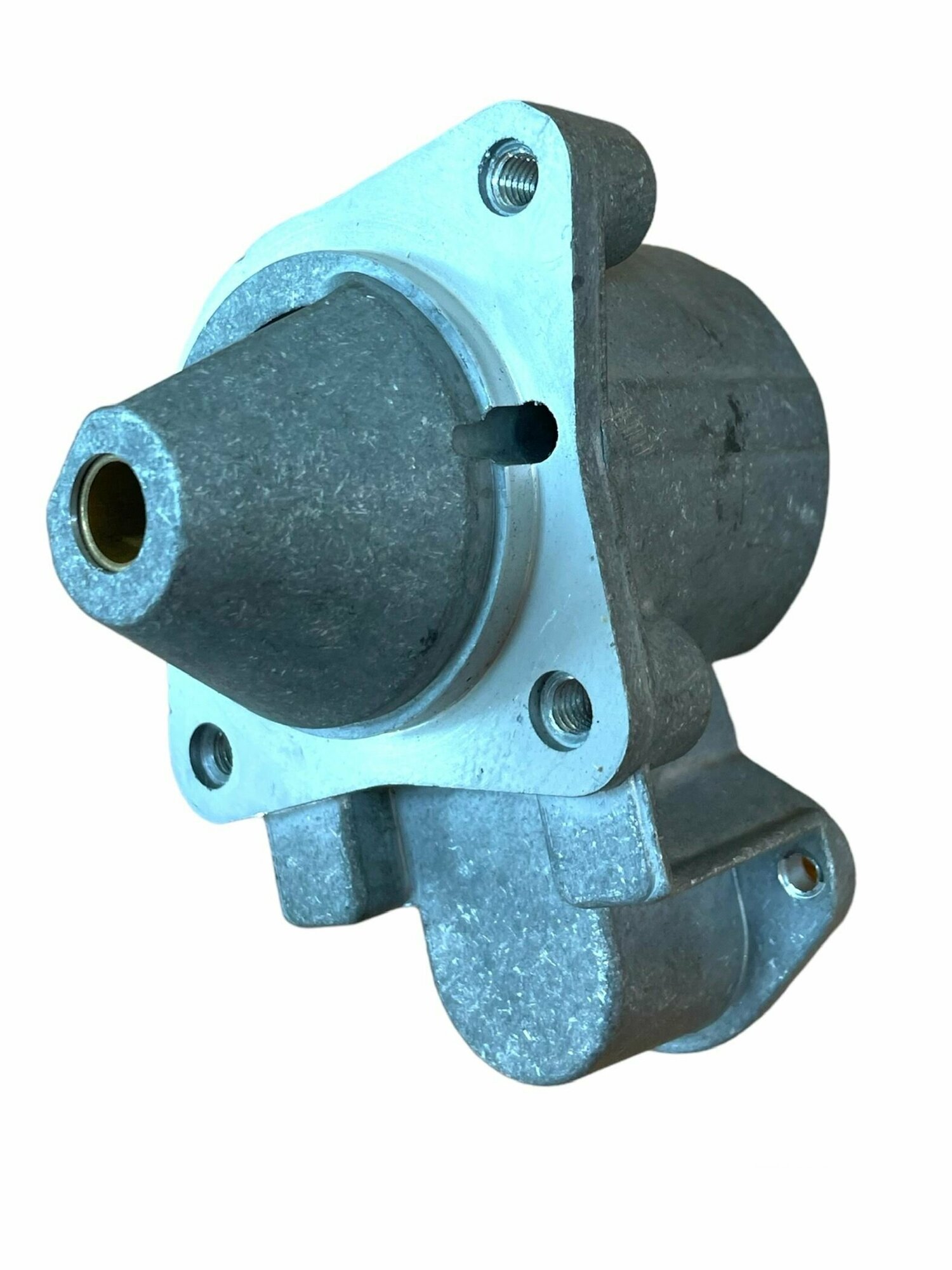 5702.3708400-07ВТ Крышка стартера С/П на ВАЗ-2190, 1118, 2170 для тросовых приводов МКПП КЗАТЭ, ЗиТ