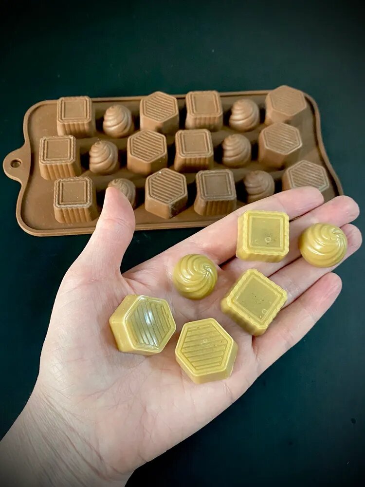 Форма для конфет силиконовая, 18 ячеек, для шоколада и изомальта, коричневая