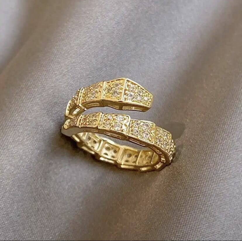 Кольцо, фианит