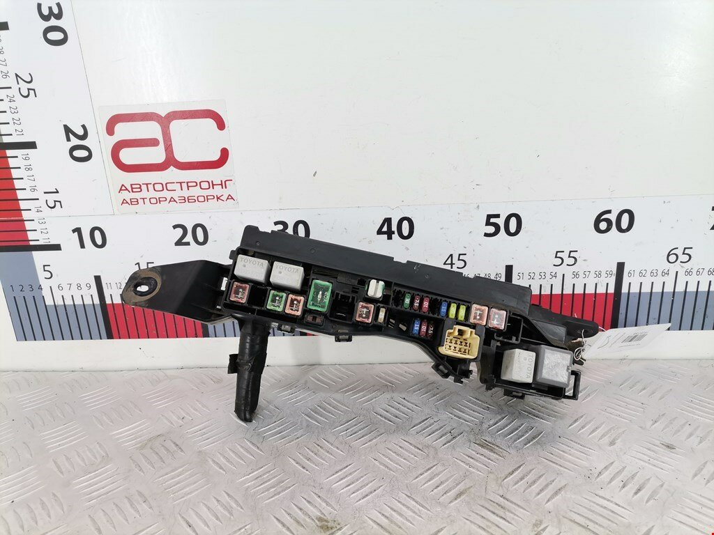 Блок предохранителей Toyota Corolla Verso 2 8274120060 арт. 1629758
