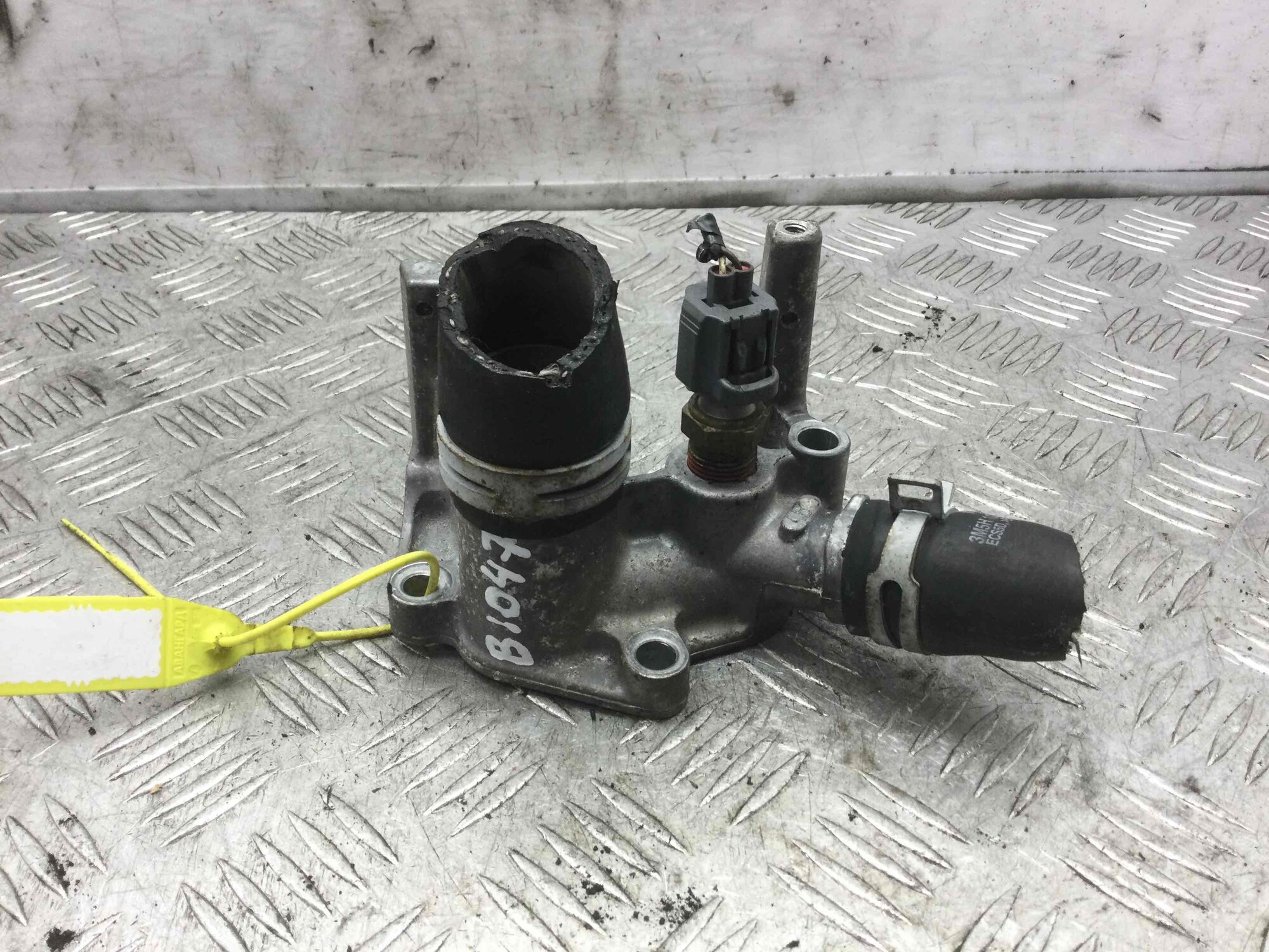 Б/У Корпус термостата Ford Focus 2 поколение (2005-2008) 2007 г.