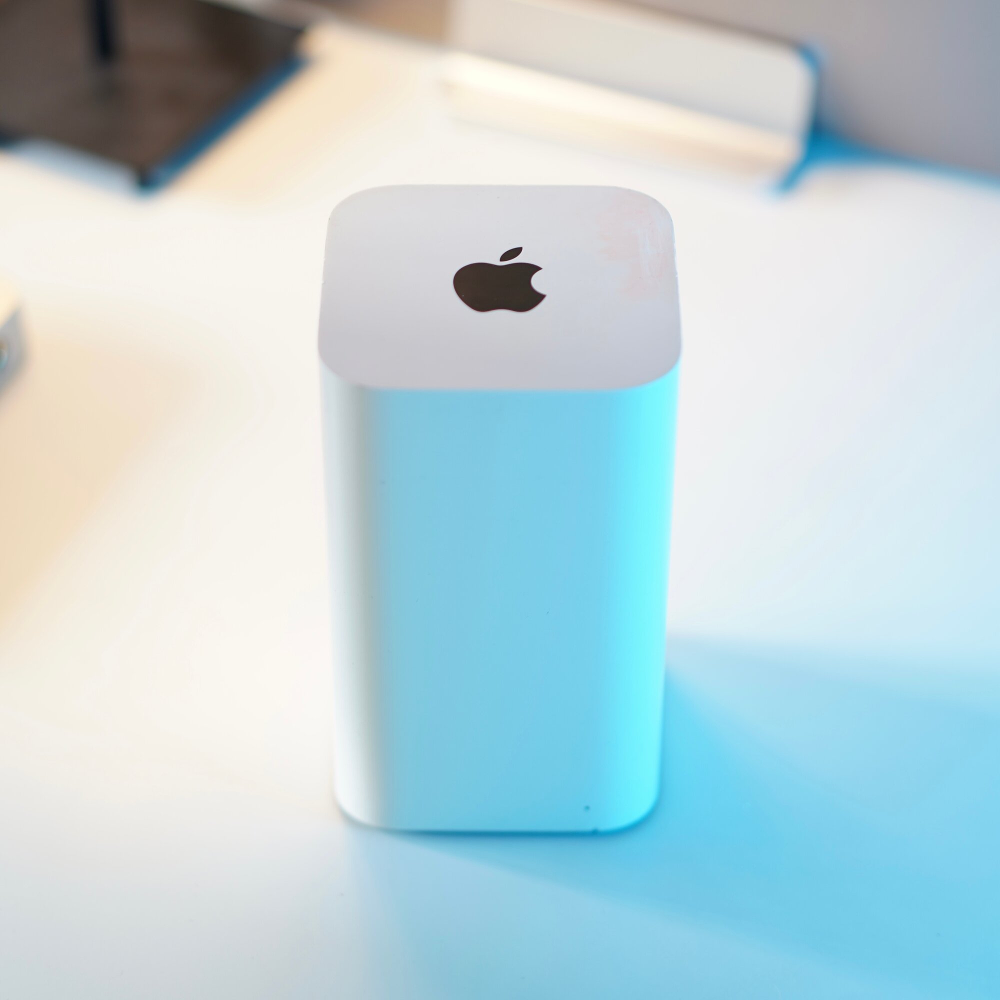 Роутер Apple AirPort Time Capsule 2TB A1470 США (до 1300 Мб/с) me177LL/A