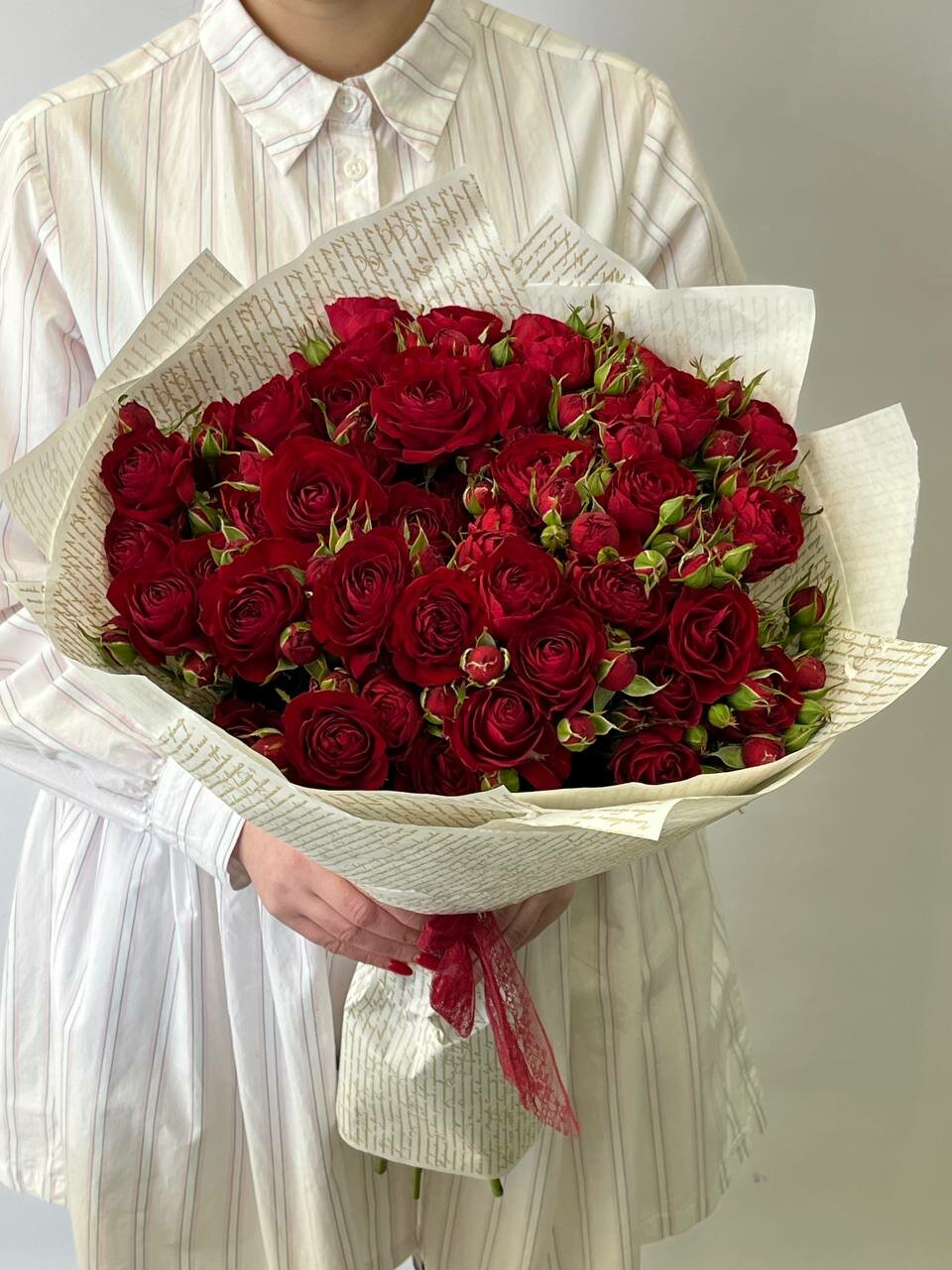 Букет Romashka "Любовные чары", розы пионовидные, 11 роз, высота 50 см