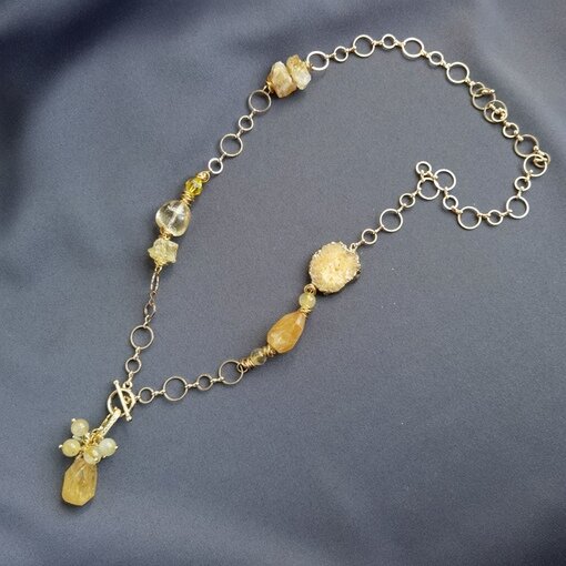 Комплект бижутерии: серьги, колье, цитрин