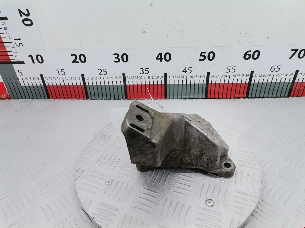 Кронштейн (крепление лапа) двигателя Audi A6 C5 8D0199307G арт. 1685999