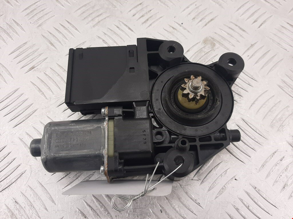 Моторчик стеклоподъемника Renault Scenic 3 807313653R арт. 762646