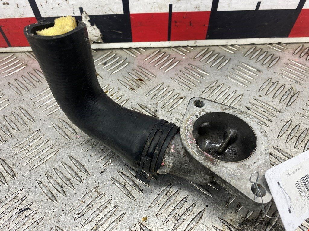 Корпус термостата Saab 9-5 (1) 55557322 арт. 1835364