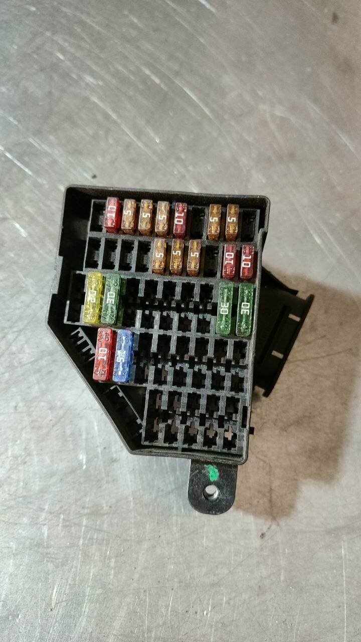 Блок предохранителей Volkswagen Passat B6 (2005 - 2010) 3C1941824