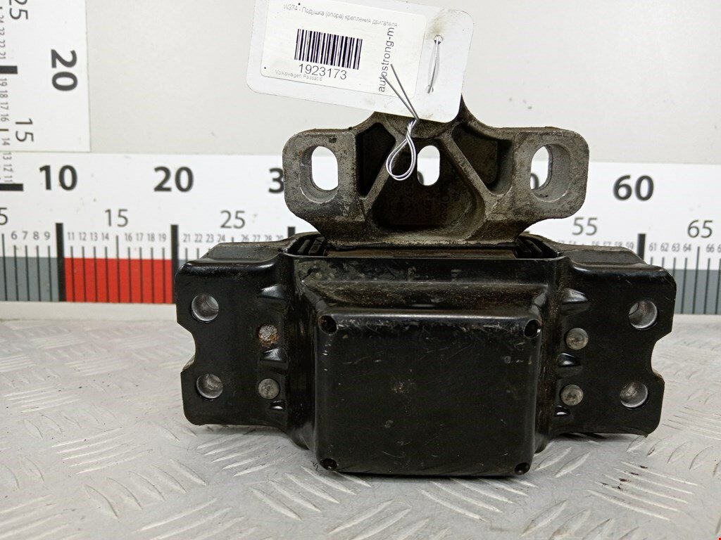 Подушка (опора) крепления двигателя Volkswagen Passat 6 3C0199555 арт. 1923173