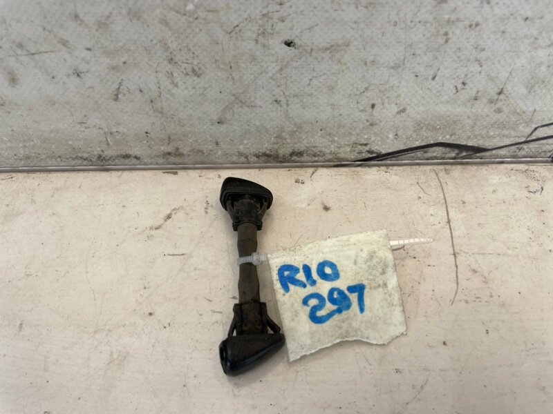 Б/У форсунка омывателя Kia Rio 2009 JB G4EE Перед. nЦена за штукуnВ наличии - 2шт 49320 Hyundai-KIA арт. 986301G100