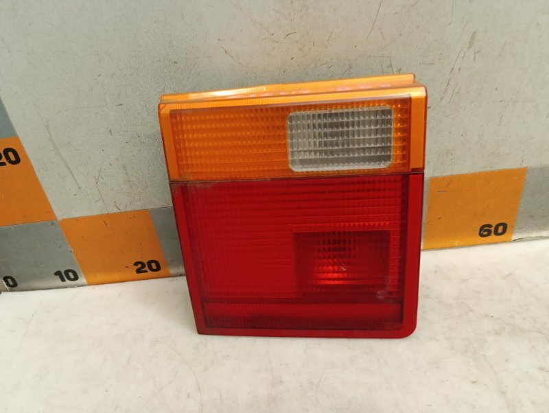 Б/У С дефектом, внутренний, оригинал Фонарь задний левый Land Rover Range Rover 1997 2, P38A 372328 LAND ROVER арт. AMR4725