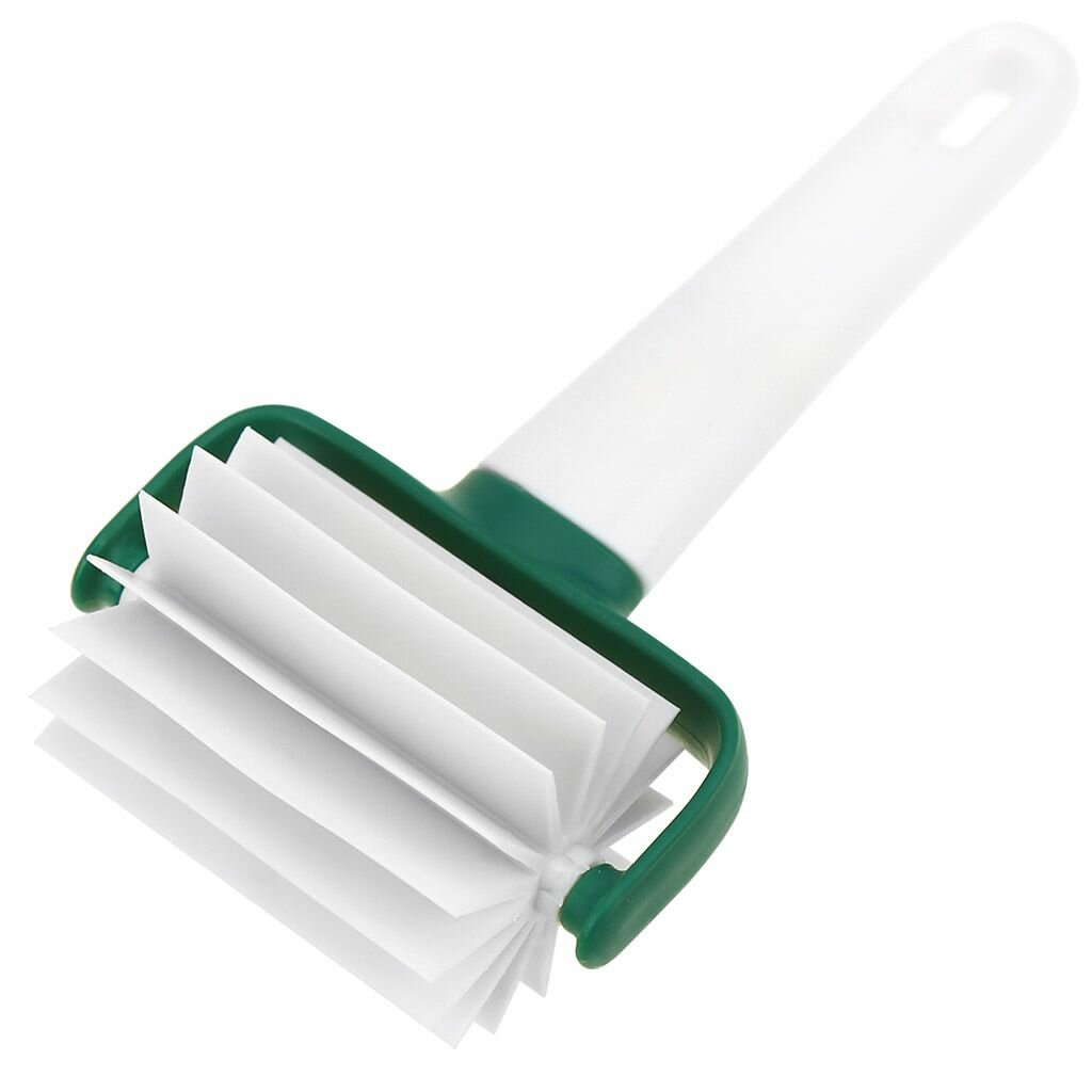 Нож КНР для теста пластмассовый "Полоски" 8,5х16,5 см, в блистере (FM709)