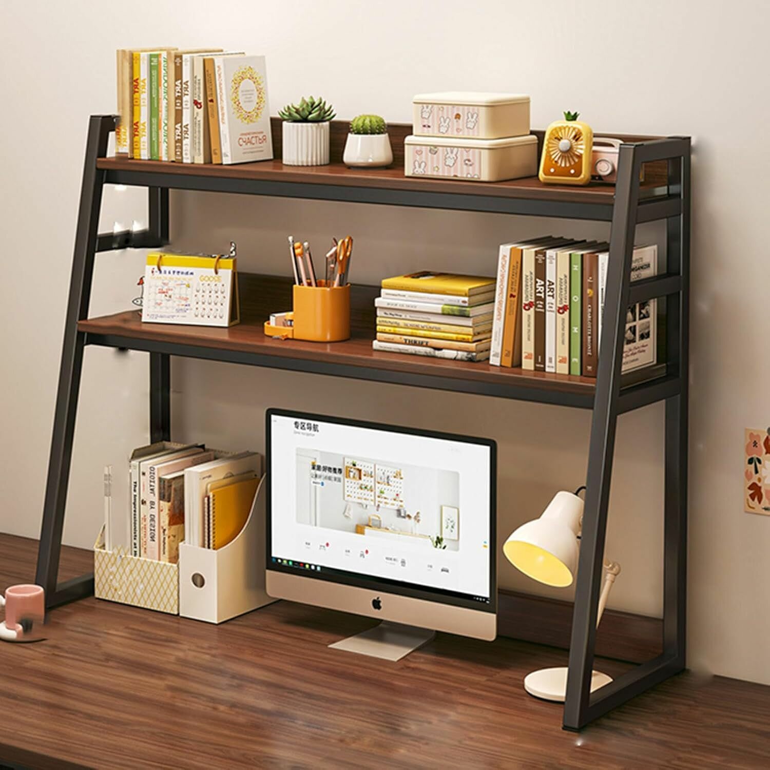 Небольшой книжный шкаф с многослойной отделкой