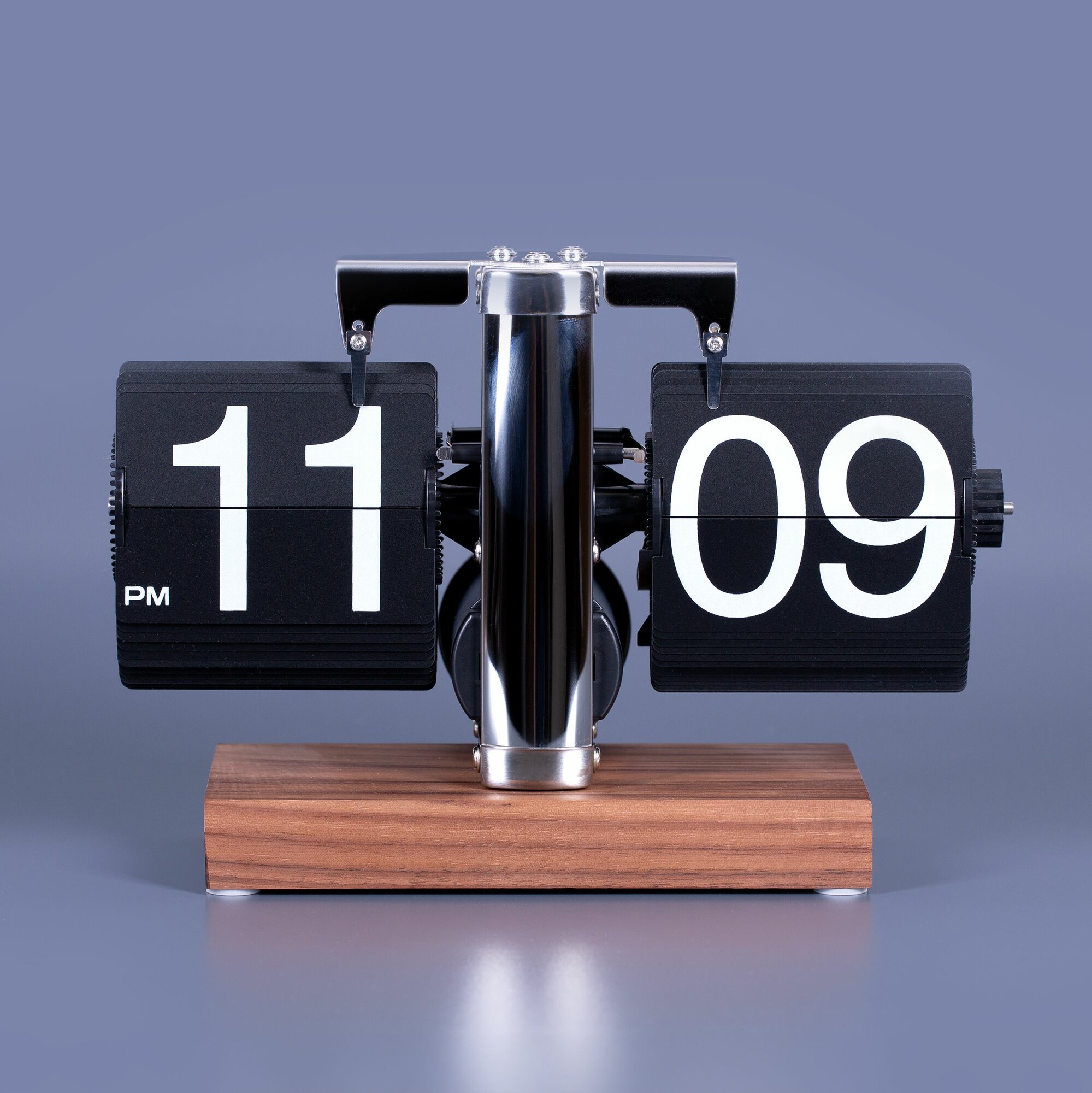 Настольные перекидные часы Flip-clock с бесшумным механизмом, металлическим корпусом и деревянной подставкой стильный подарок для дома и офиса