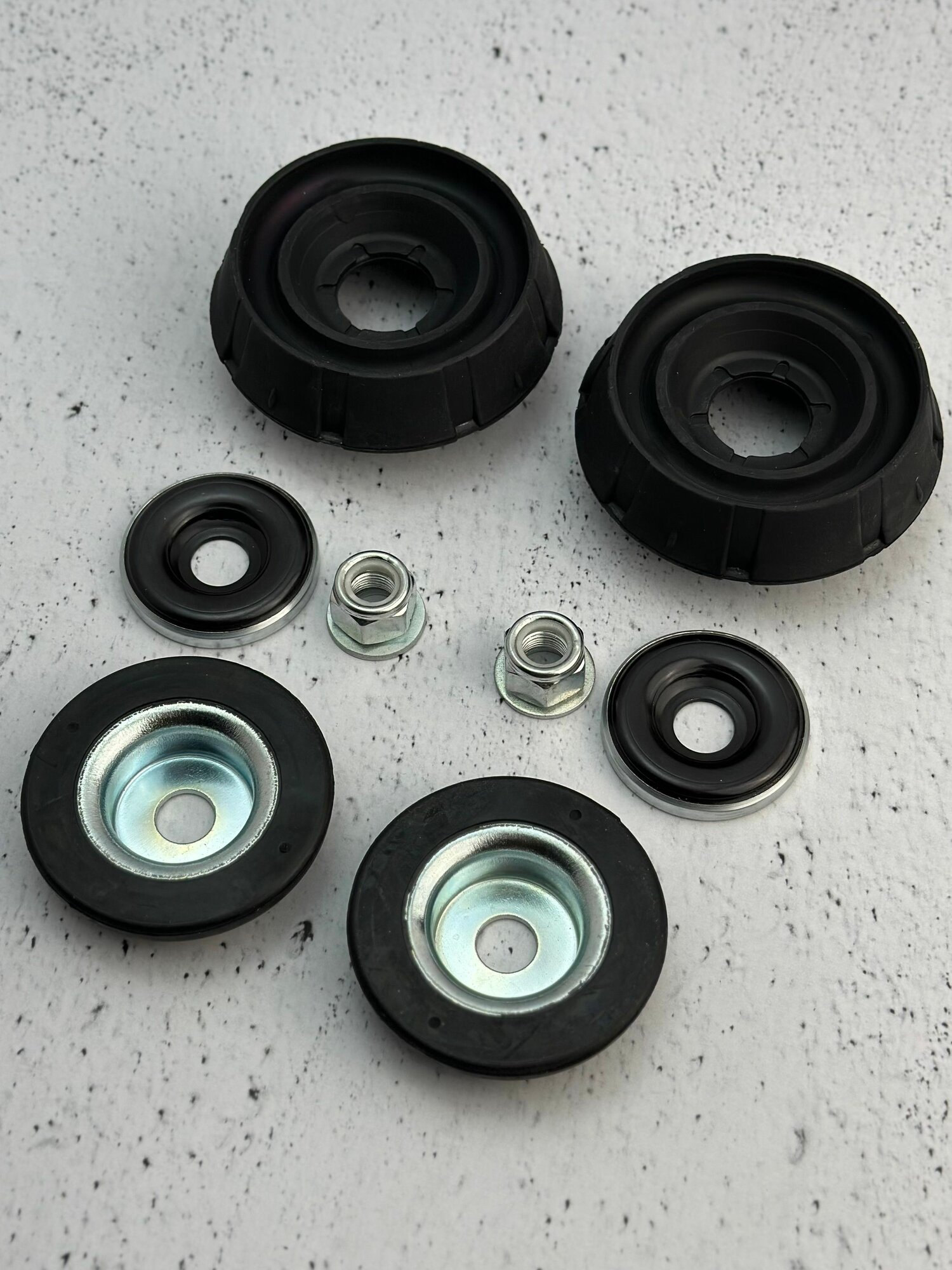 Комплект полный опоры амортизатора. Опорный подшипник - 8200651172 (2 штука). Опора передняя - 6001547499 (2 штука). Чашка амортизатора - 8200876298 (2 штука). Гайка.