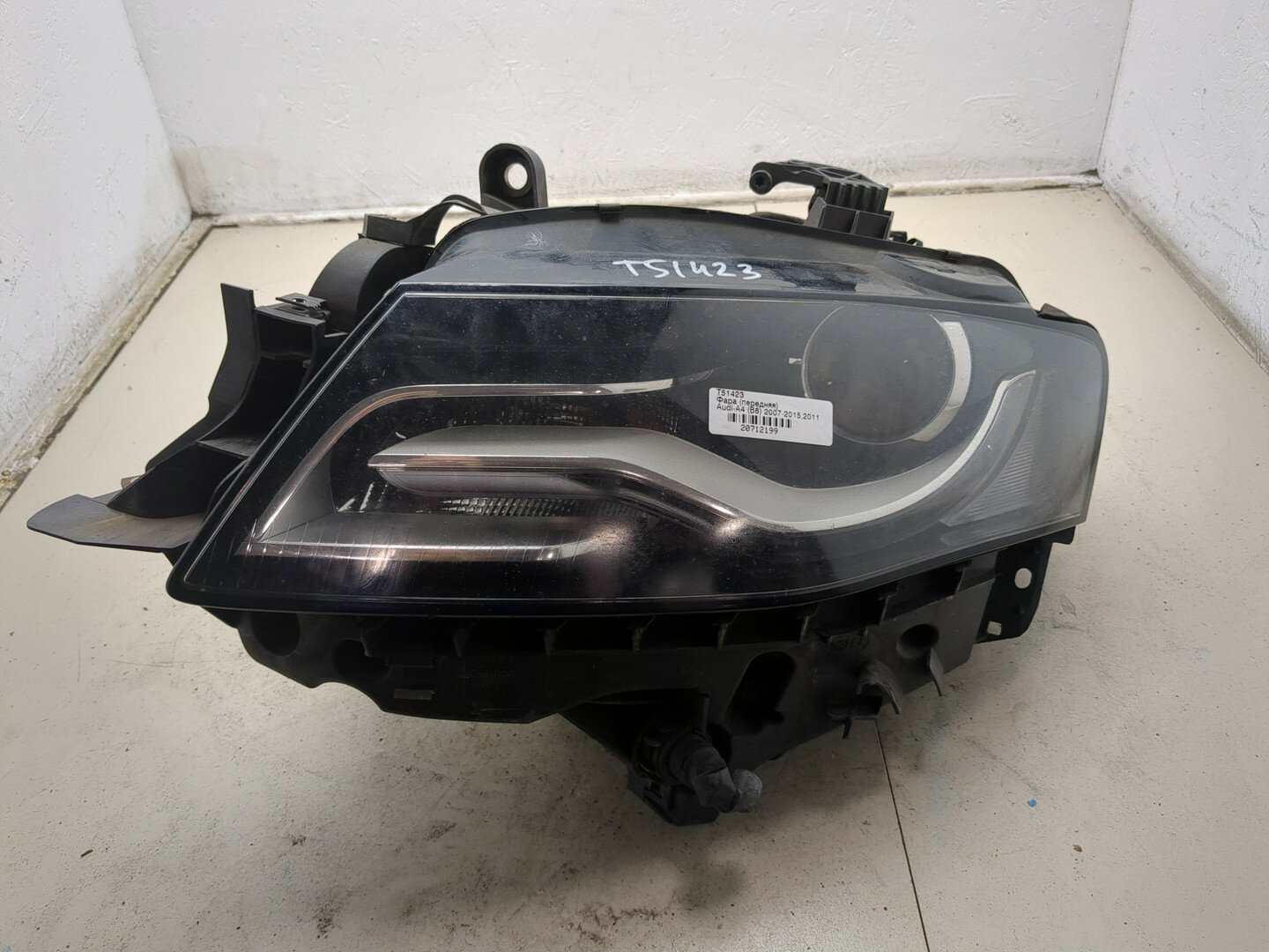 Фара (передняя) левая Audi A4 (B8) Б/У