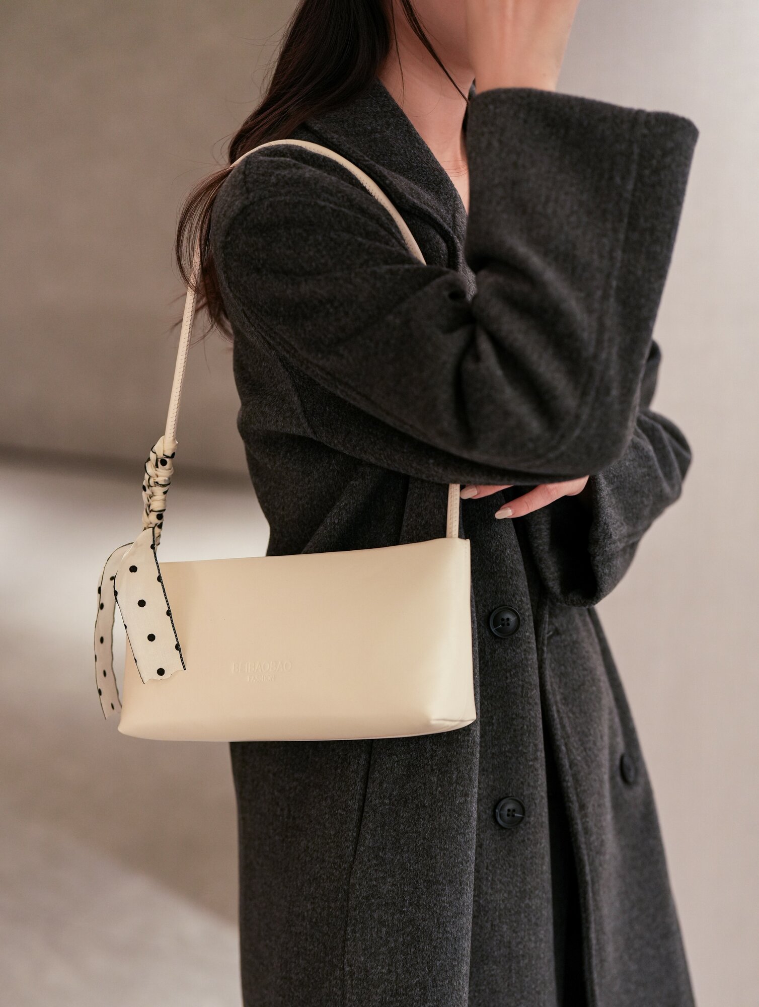 Сумка багет BeiBaoBao, фактура гладкая, молочный