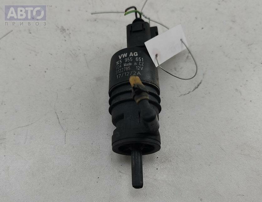 Насос (моторчик) омывателя стекла Volkswagen Passat B5+ (GP)