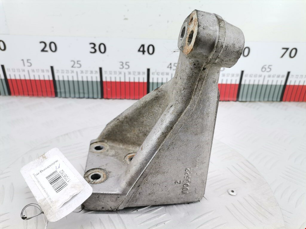 Кронштейн (крепление лапа) двигателя Ford Sierra 6179581 арт. 1708762