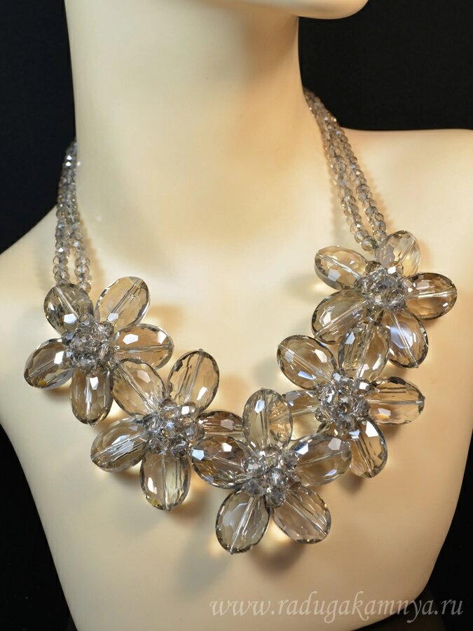 Колье, циркон