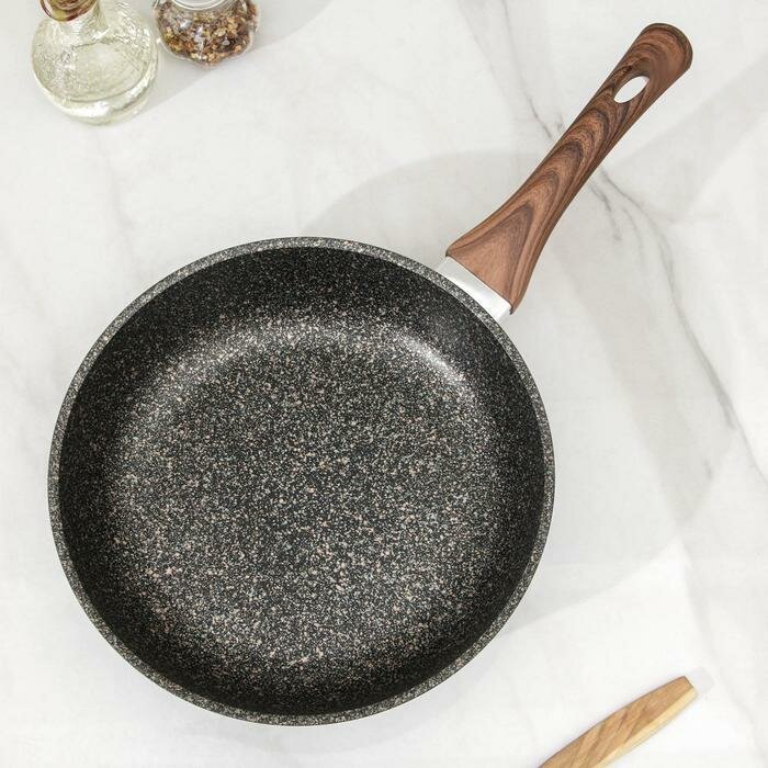 Сковорода Kukmara Granit ultra original, d 26 см, стеклянная крышка, антипригарное покрытие