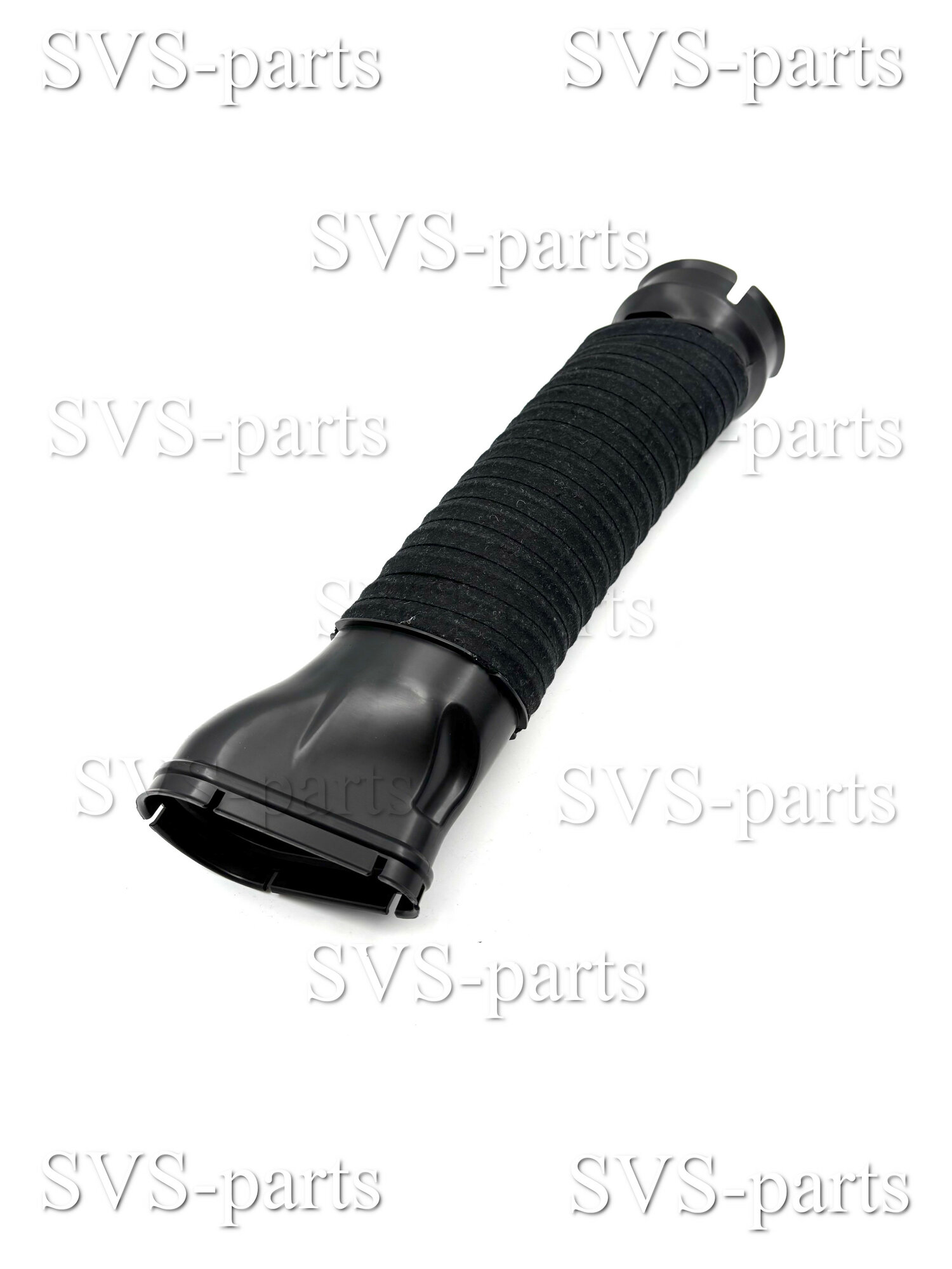 Патрубок воздушного фильтра правый Mercedes w463 om642 OEM: A6420909437