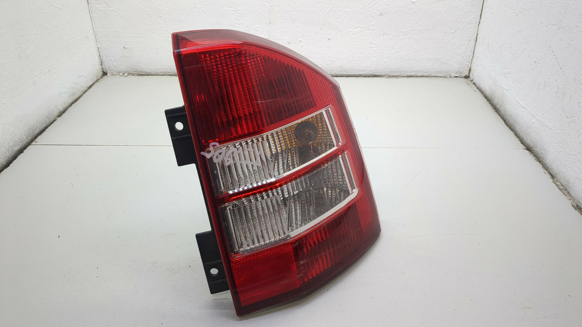 Фонарь (задний) правый Jeep Compass Б/У