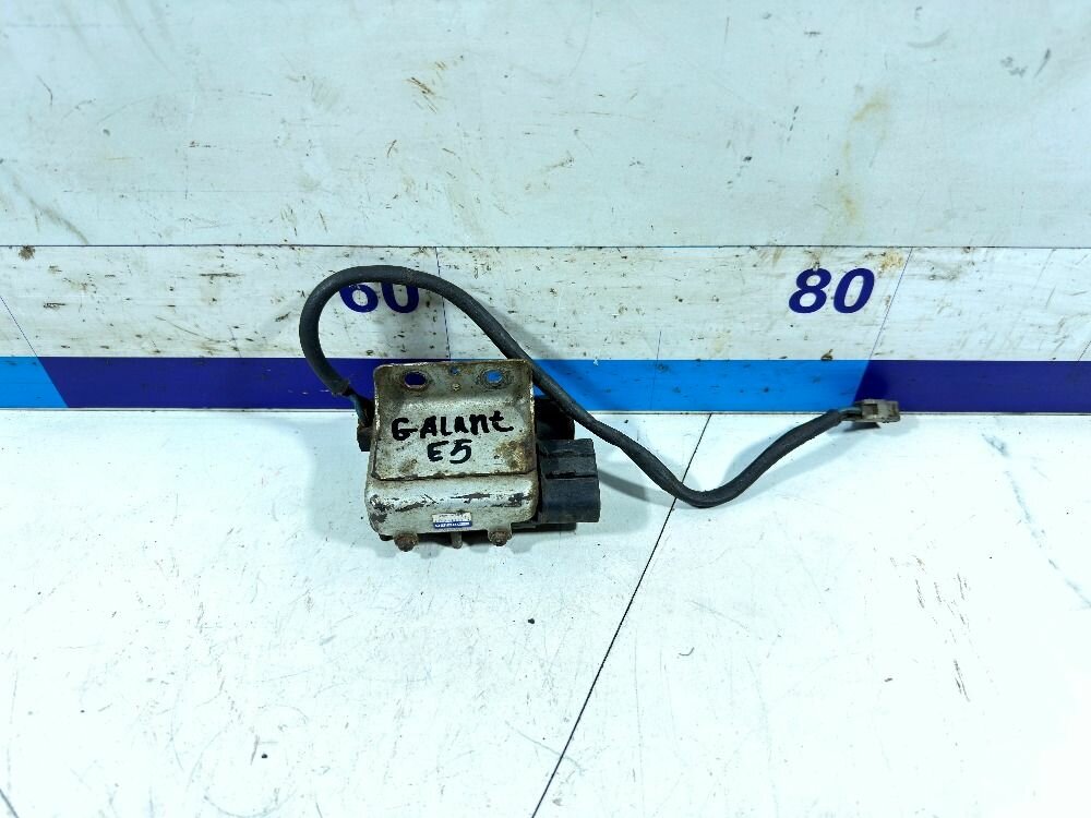 Блок управления вентилятором Mitsubishi Galant VII 1049933021