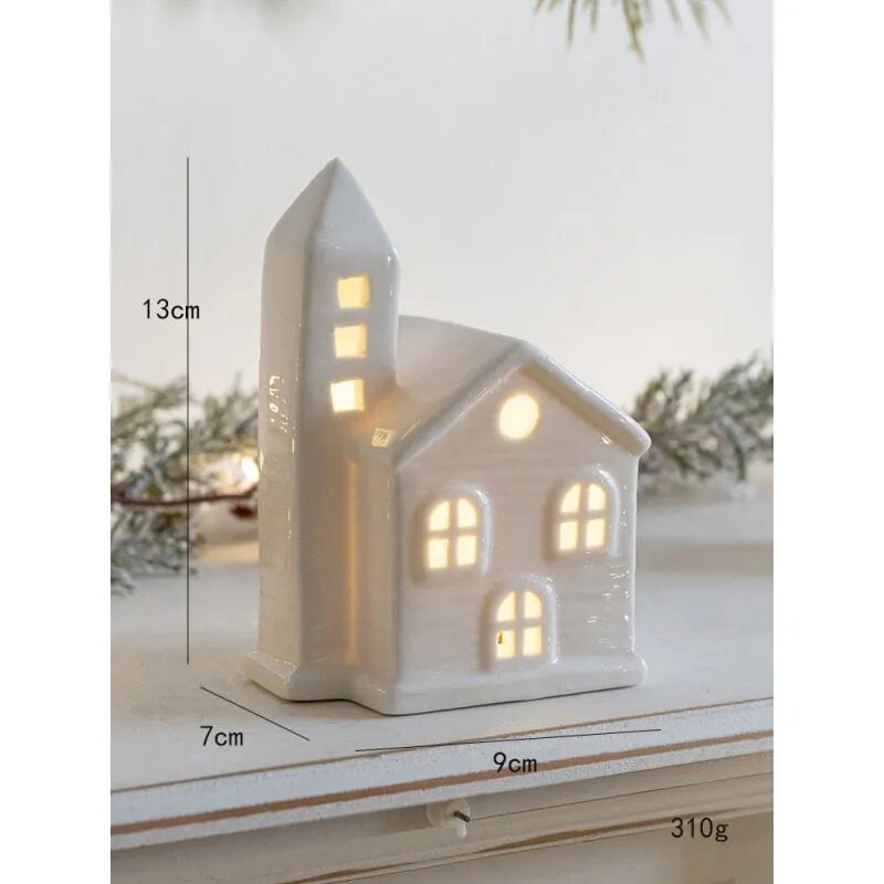Домик с подсветкой декоративный, фарфоровый из коллекции New Year статуэтка новогодняя