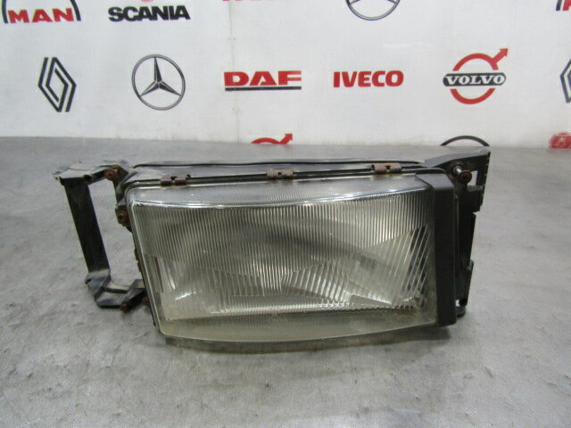 Фара головного света правая Scania P, R, G, есть повреждение