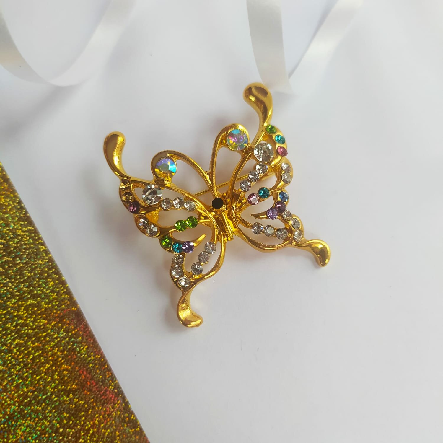 Брошь, стразы