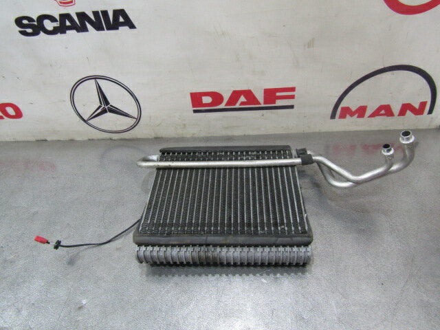 Радиатор кондиционера Mercedes Axor