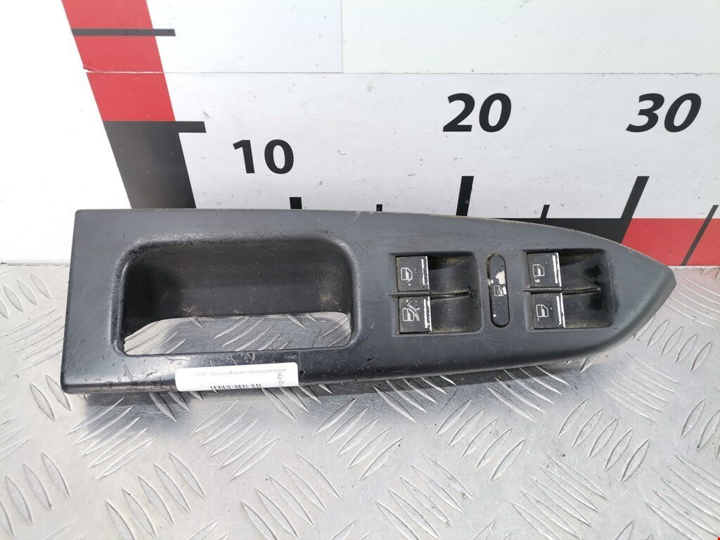 Блок управления стеклоподъемниками Volkswagen Touran 1 1K4959857C арт. 1756111