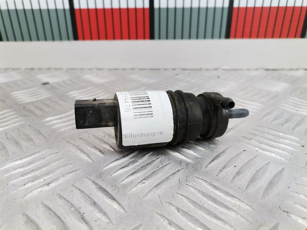 Насос (моторчик) омывателя Volkswagen Passat 5 GP 1K5955651 арт. 2019476