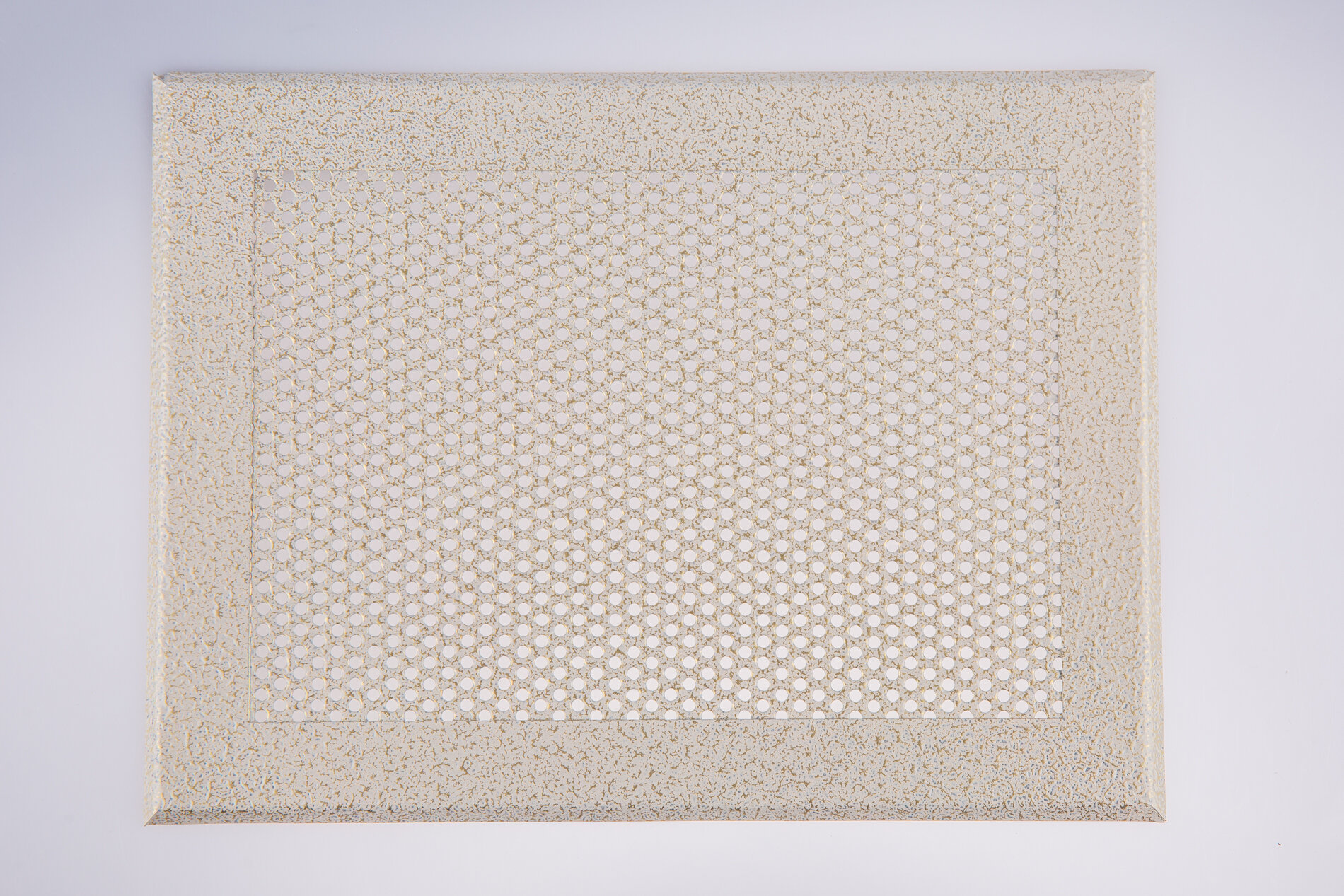 Решетка вентиляционная 240х180мм металлическая на магнитах, кружок, антик белый