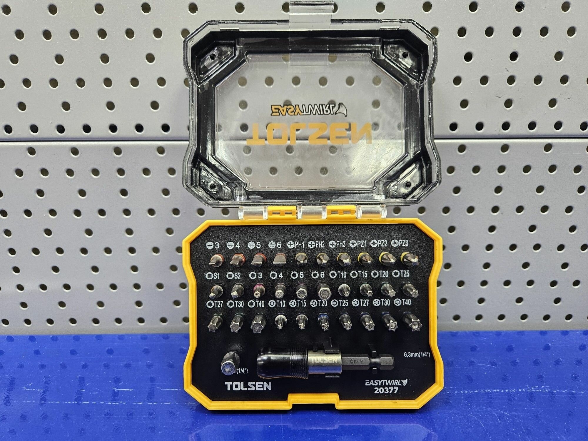 Набор вставок (бит), PH, PZ, Hex, Torx, Slotted, TorxTR, Square 32 предмета для автосервиса TOLSEN