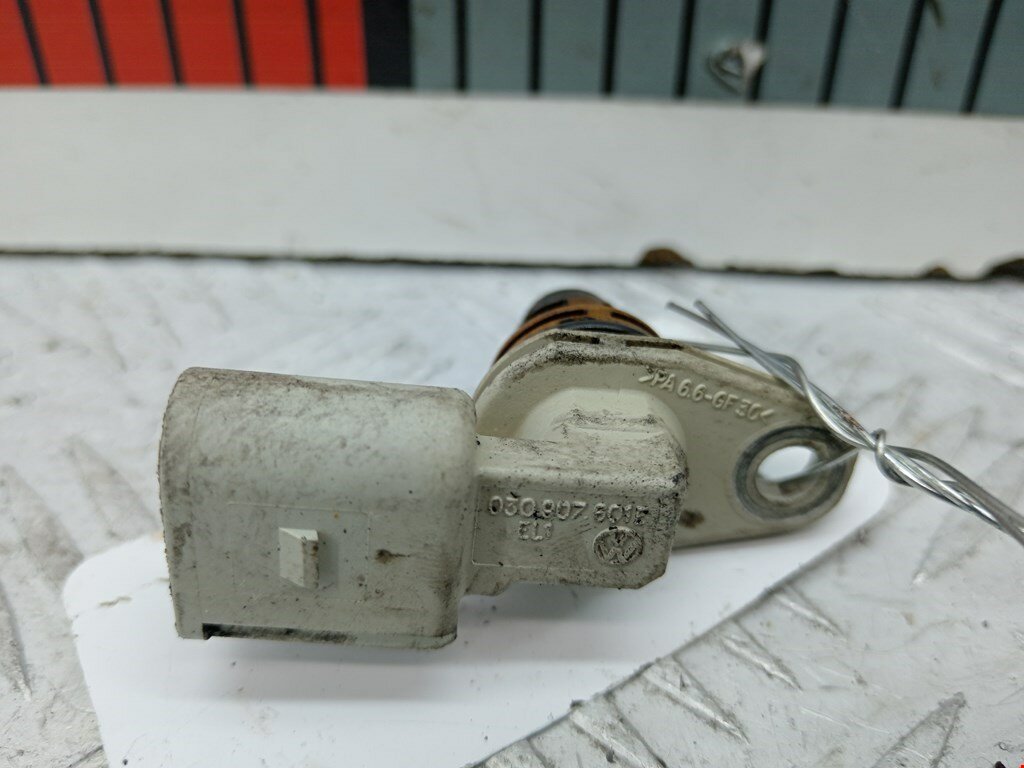 Датчик распредвала Volkswagen Touran 1 030907601E арт. 1994062
