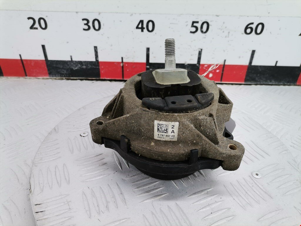 Подушка (опора) крепления двигателя BMW 3-Series (F30/F31/F34/F35) 22116787657 арт. 1571407