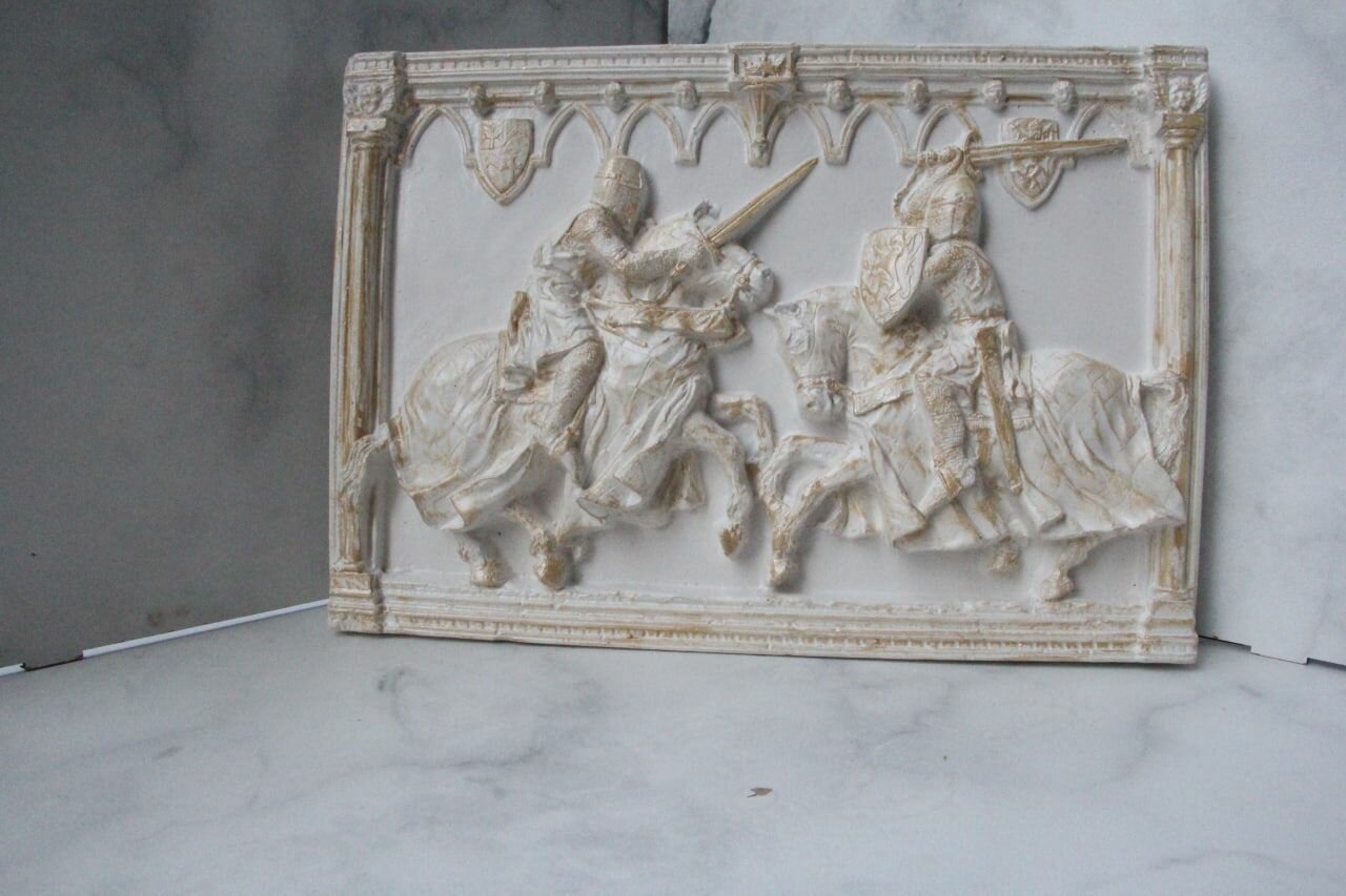 Декоративное панно на стену Рыцари / Украшение на стену рыцарский поединок (Золото)