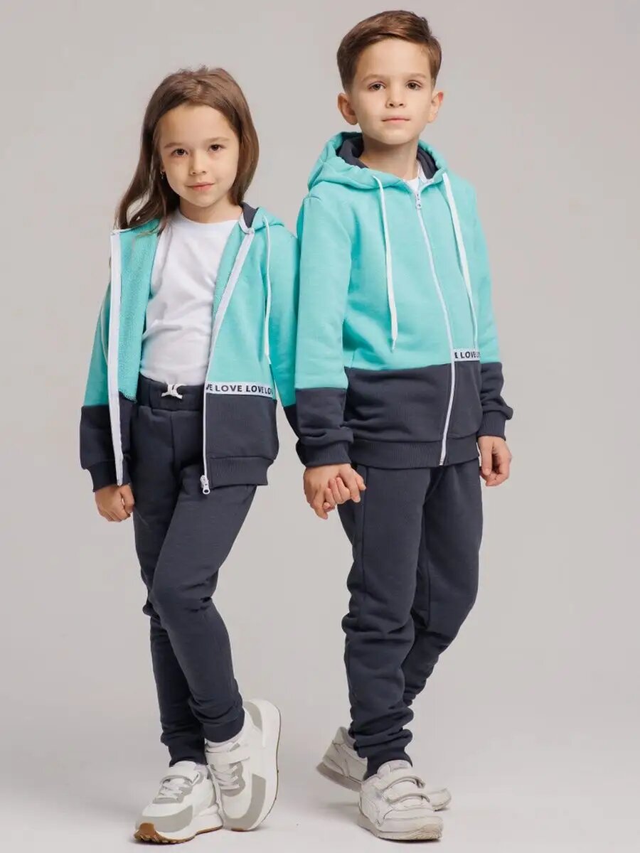 Костюм спортивный