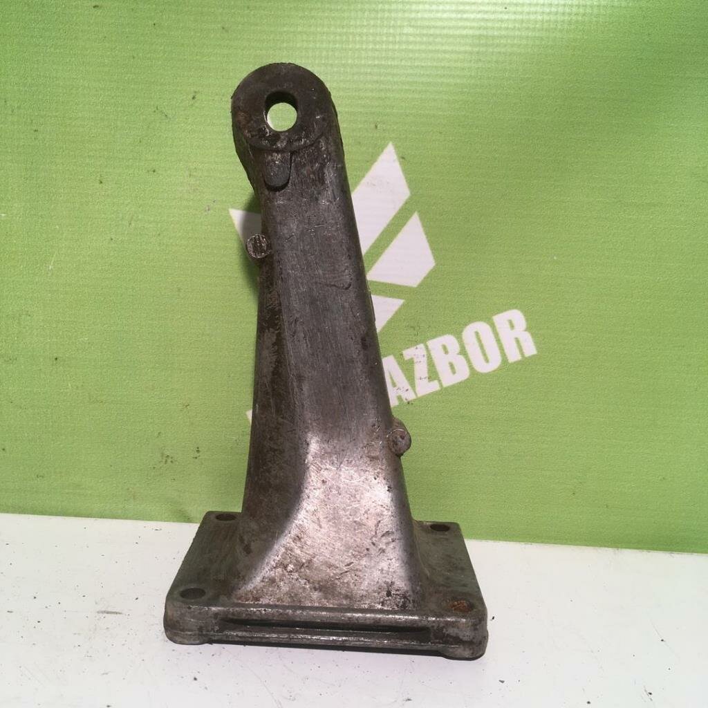 Кронштейн двигателя правый BMW 3-серия E30 82-91