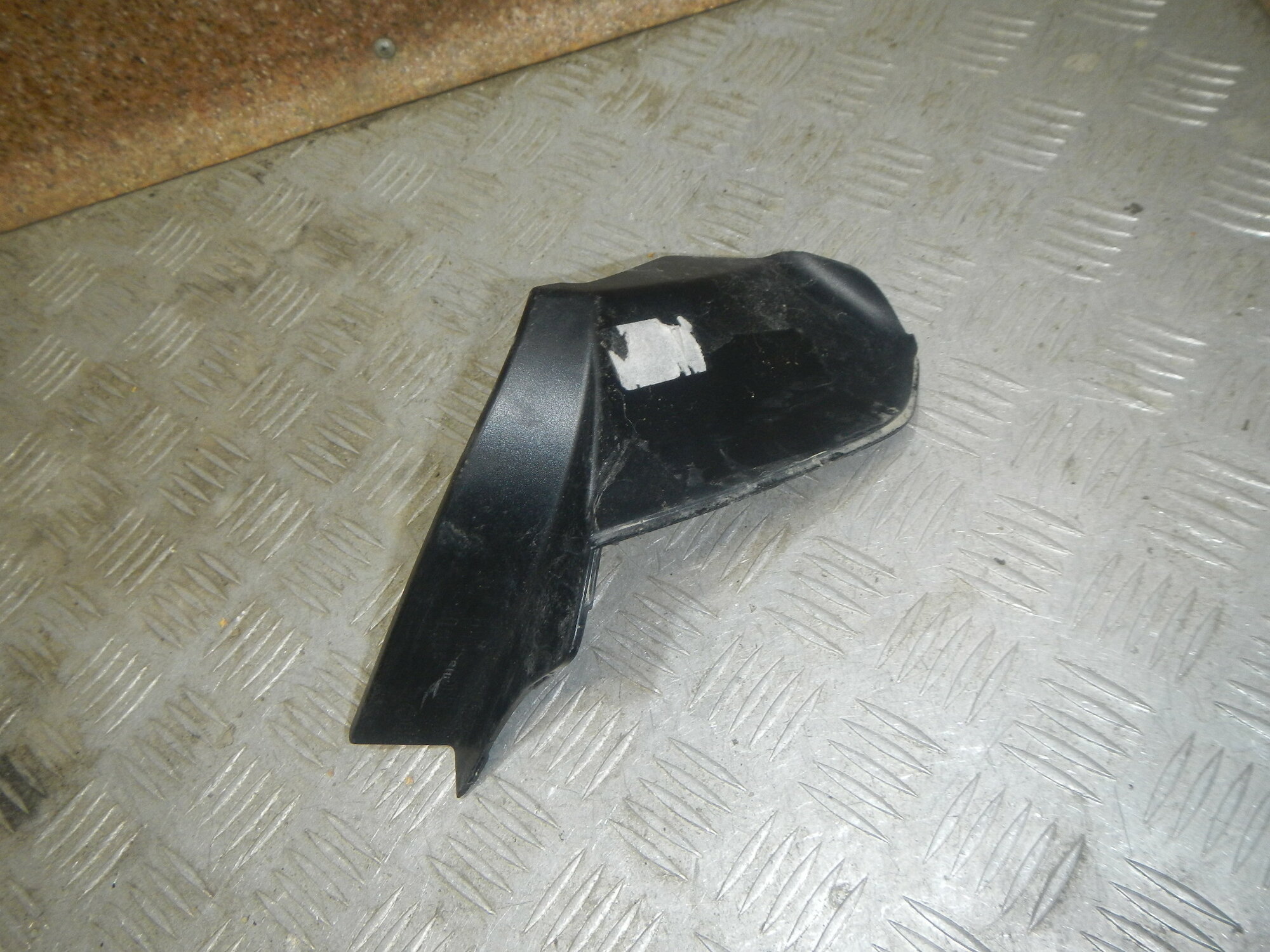 Б/У Накладка (кузов внутри), KIA (Киа)-K5 (20-) KIA K5 (20-) правого фонаря Царапины. 532784 Hyundai-KIA арт. 92421L2000