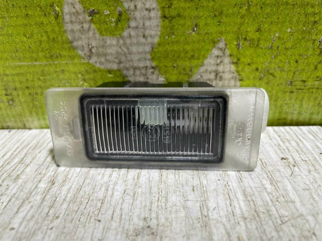 Фонарь подсветки номера LADA VESTA 15-19