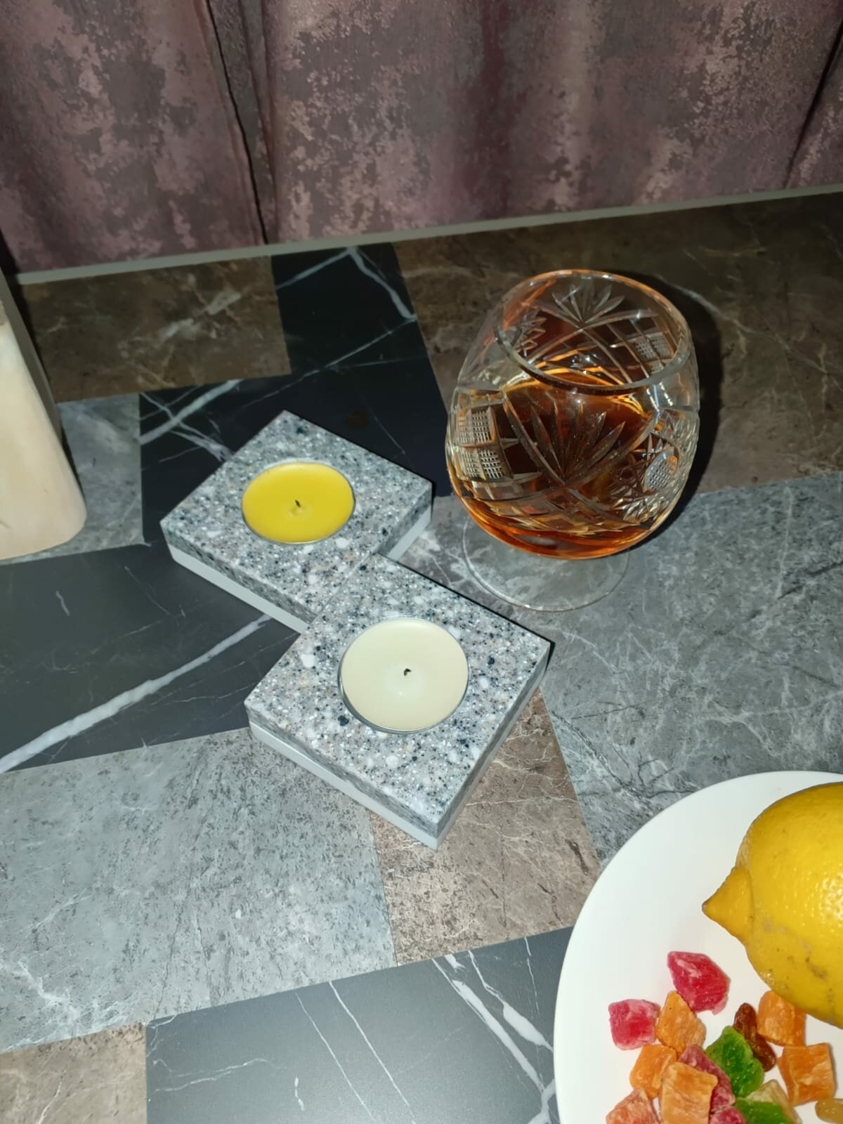 Подсвечник из Серии "Комдрег" из Искусственного камня . (гранит)