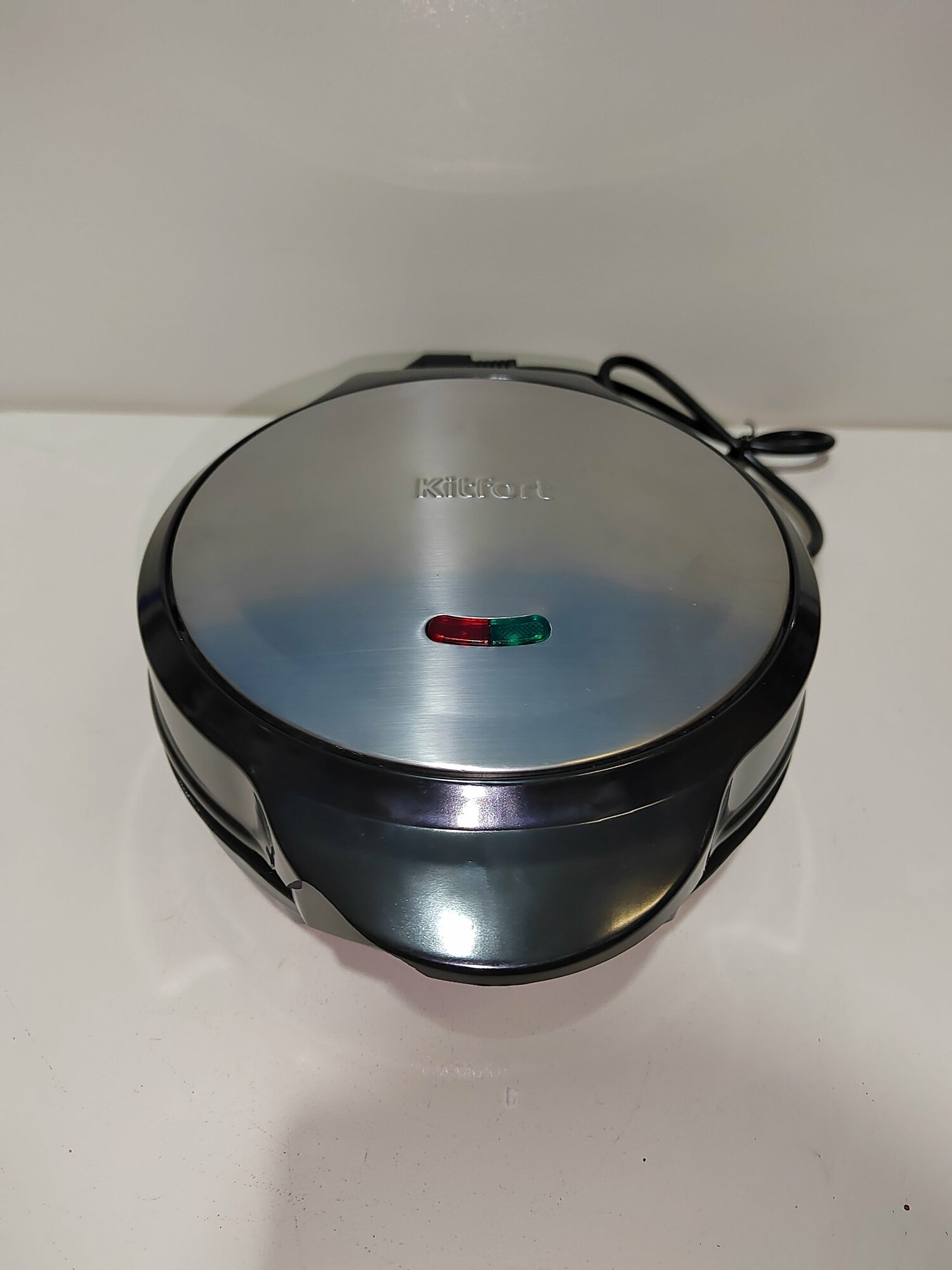 Вафельница Kitfort КТ-1617, черный/серебристый