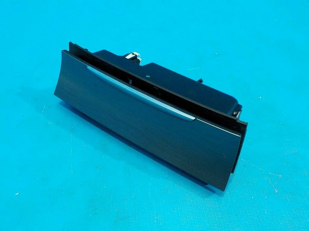Пепельница передняя VOLKSWAGEN Passat B7 2011-2015 3C0863284K - Б/У