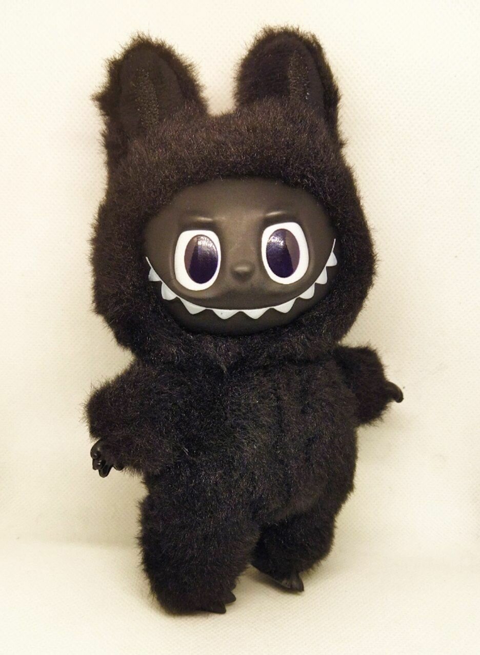 Игрушка-брелок Labubu "Black Edition", искусственный мех, черная