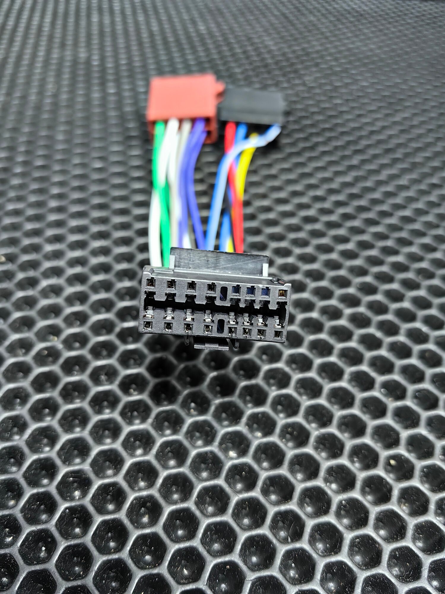 Переходник 16 pin c медными проводами для подключения автомагнитолы Sony, JVC (выбор модели) к ISO разъему, разъём 16 пин магнитолы, евроразъём, еврофишка, кабель акустический
